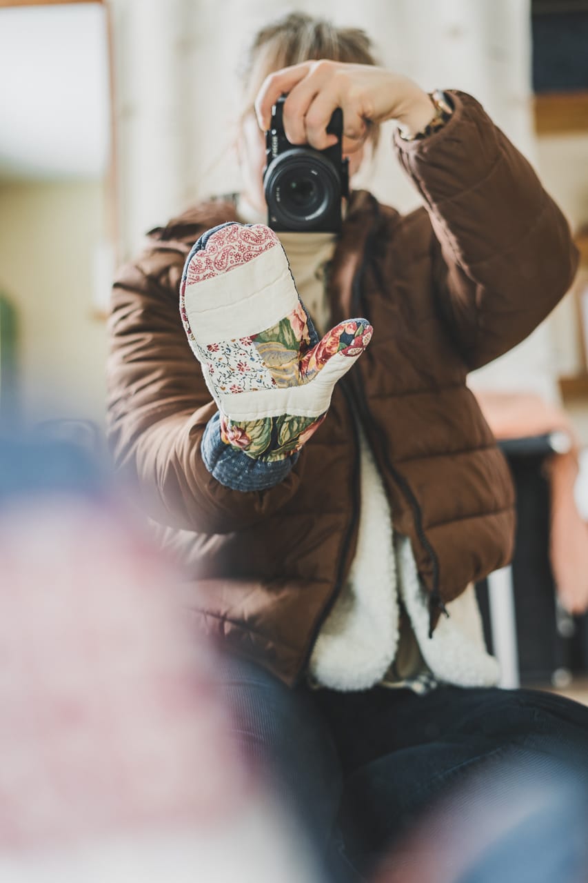 Upcycled Quilt Mittens with Elastic Wrist DIY